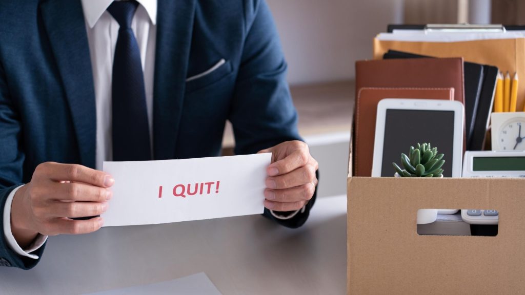 La dimisión y sus causales - Carlos Felipe Law Firm