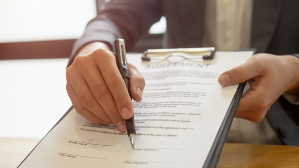Contratos escritos - Carlos Felipe Law Firm