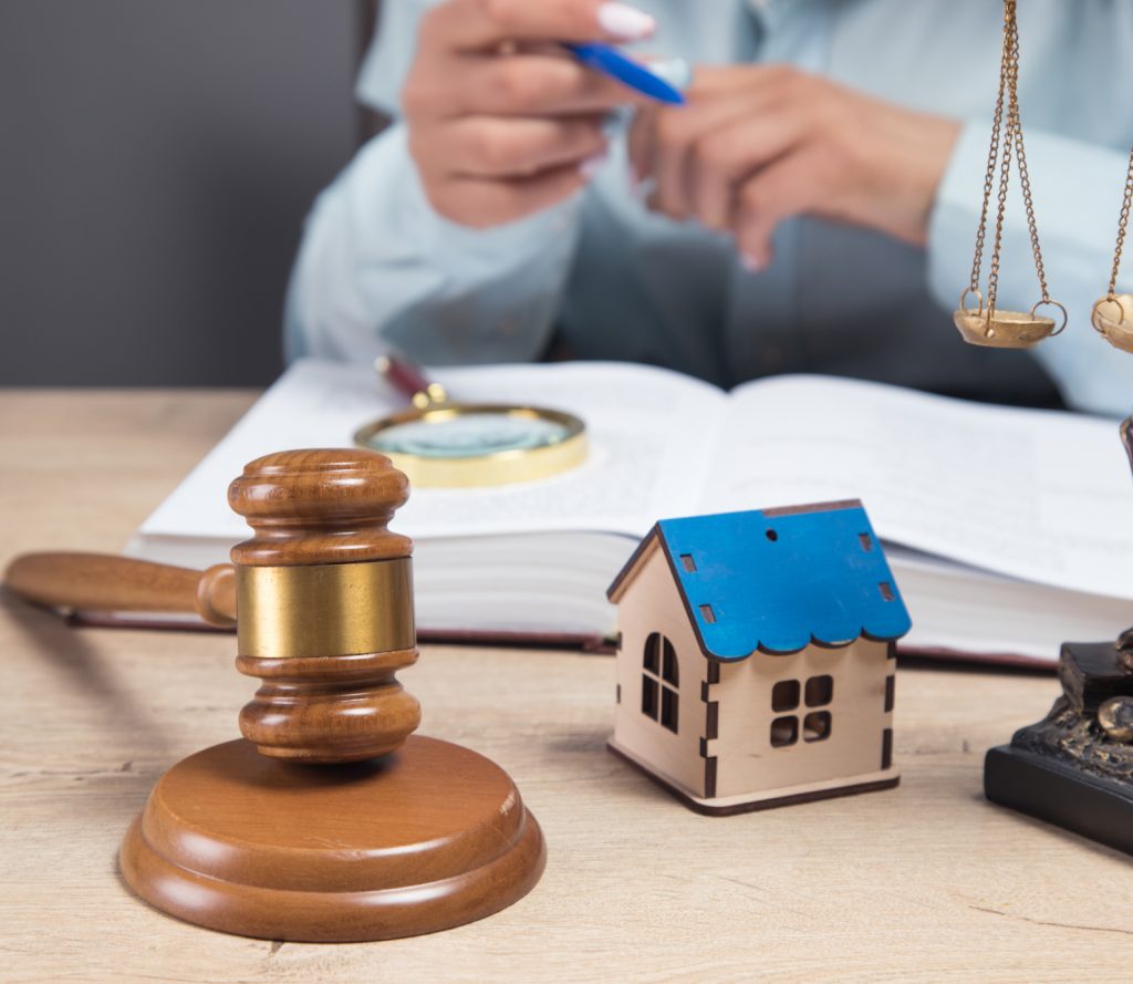 Ejecuciones Y Embargos | Carlos Felipe Law Firm Law Firm